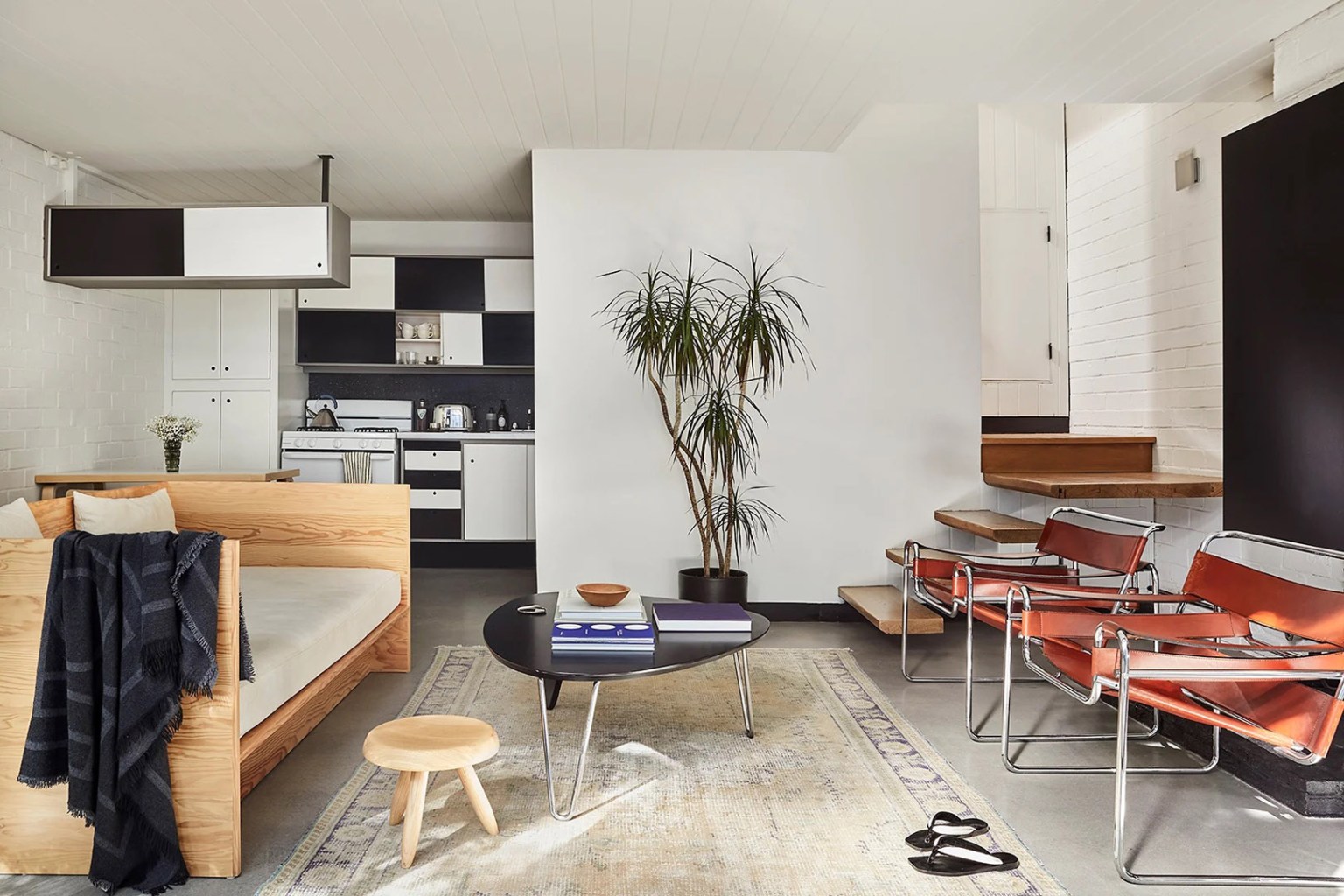 8 Mid-Century Modern Living Rooms Without an Eames Chair in Sight