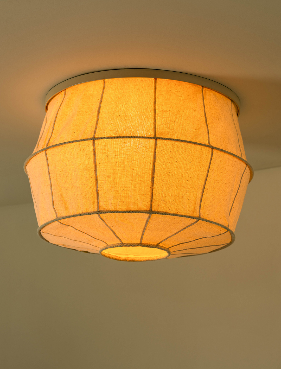 Tulip Shades Are Designed to Cover Boob Lights in a Flash