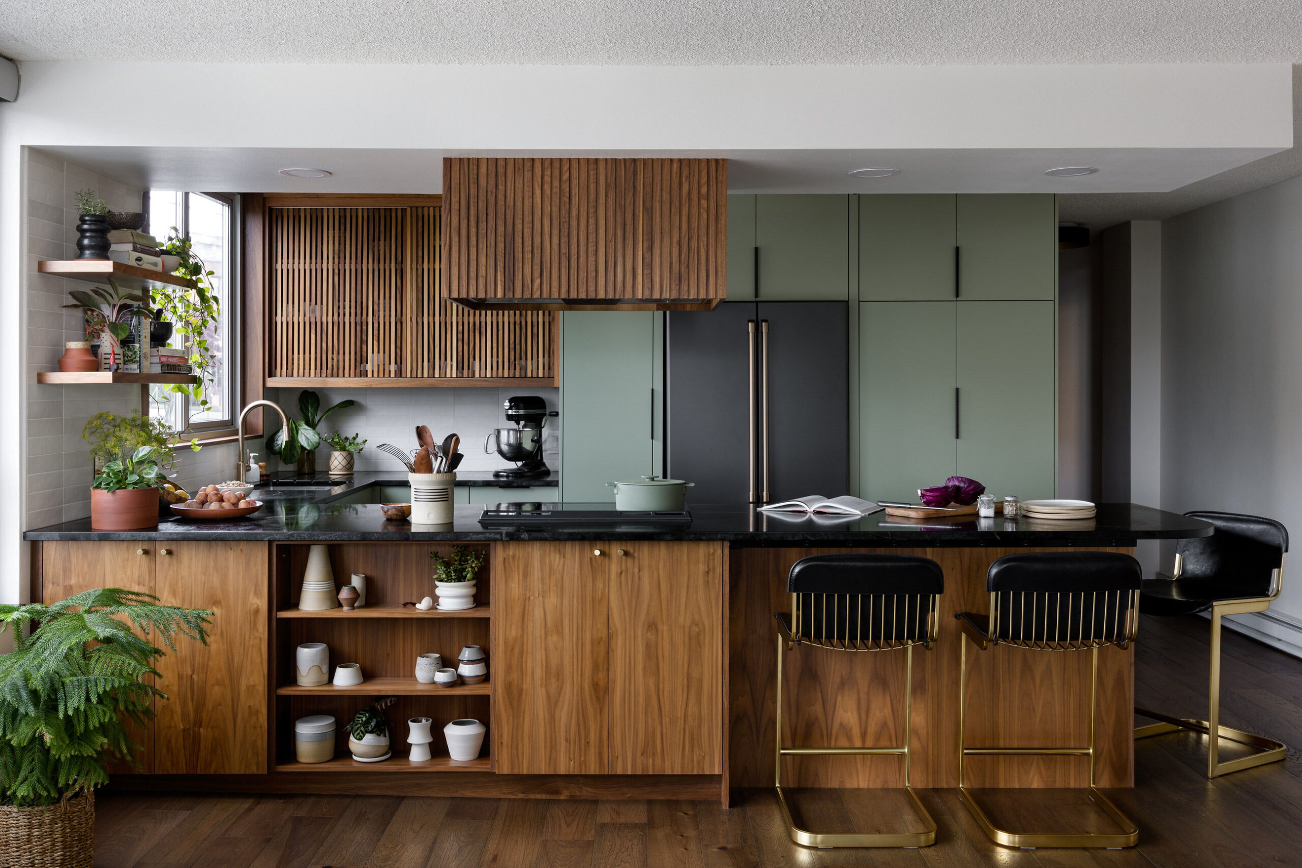 In This Seattle Kitchen, a Walnut “Super Pantry” Saves the Day