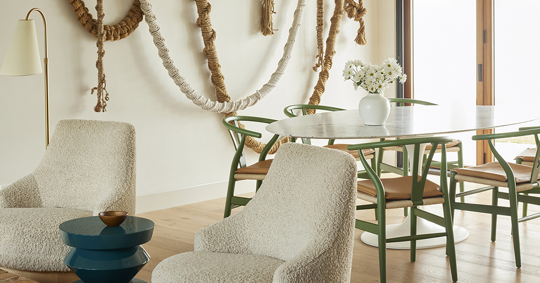 The Best Seat in This Home Is at the Indoor-Outdoor Kitchen Counter