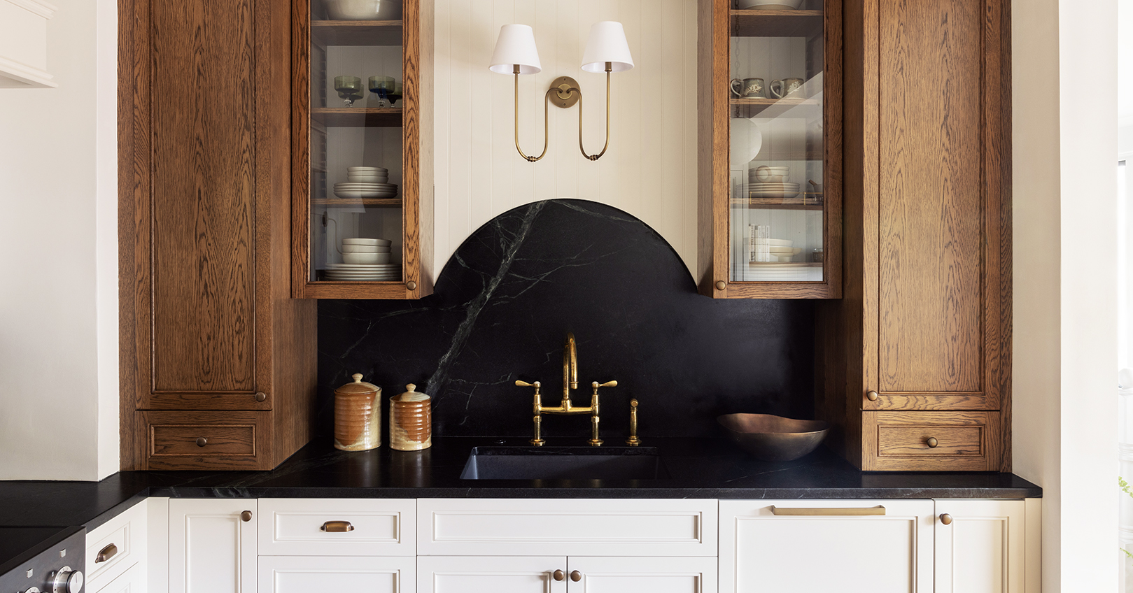 This Kitchen Looked to Its Victorian Neighborhood for Inspiration