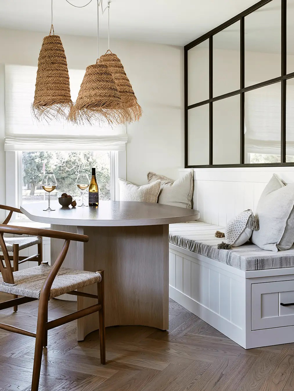 7 Coastal Kitchen Ideas That Aren't Traditionally Nautical