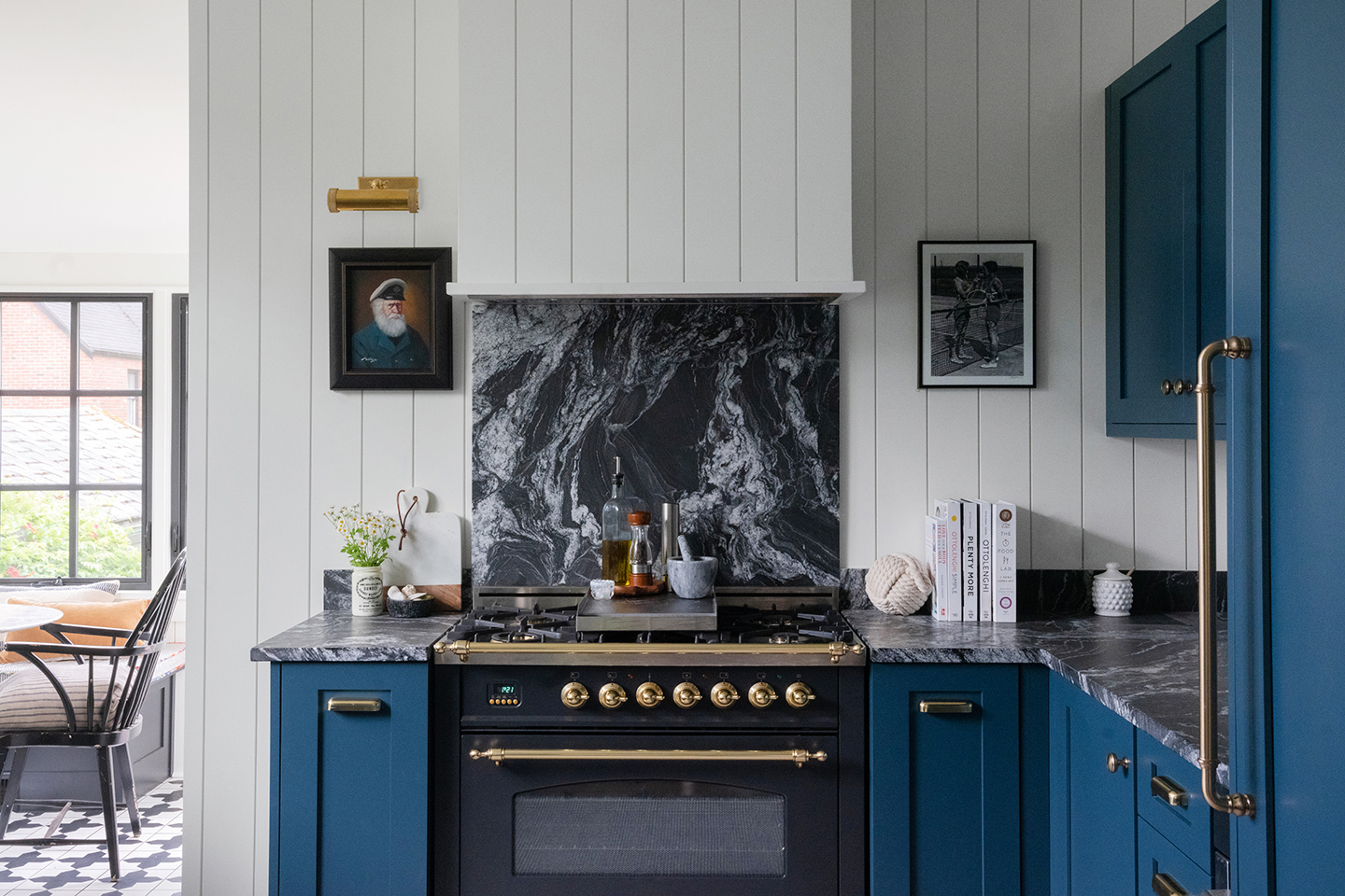 7 Coastal Kitchen Ideas That Aren't Traditionally Nautical