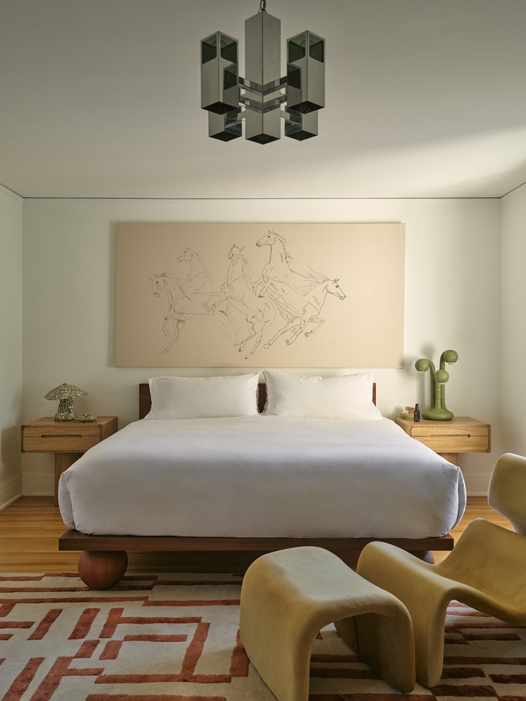 6 Affordable Ways to Cover a Wall in a Large Work of Art