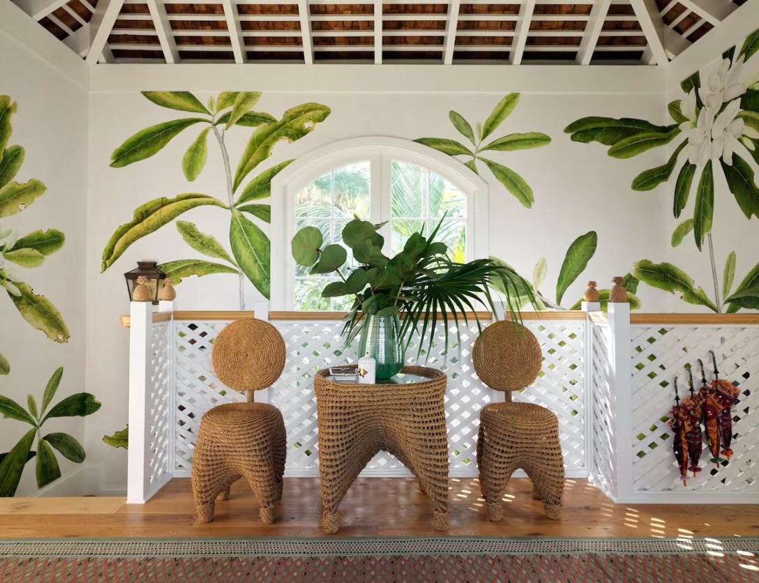 The Vintage Chair Style We Spotted in Taylor Swift's Bahamas House
