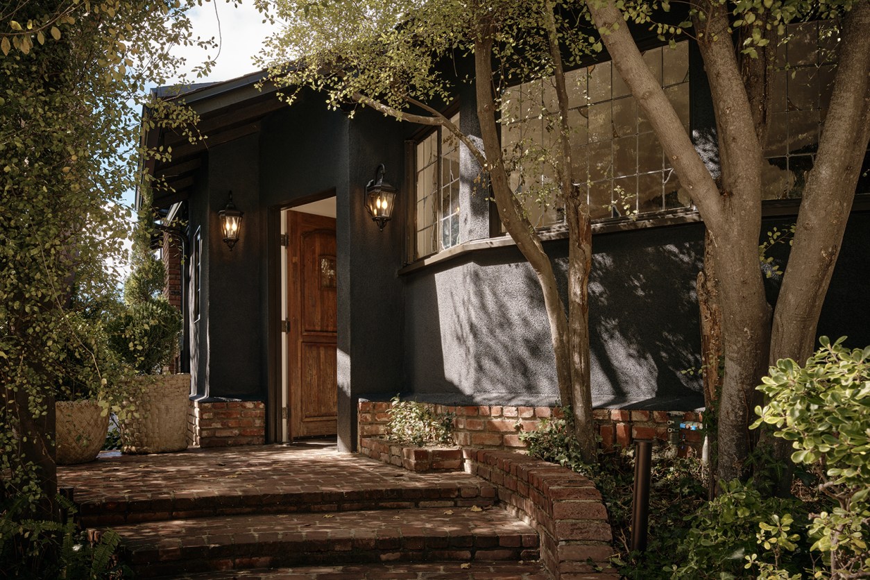 The Updates That Made This House Worthy of a Bid $700K Over Asking