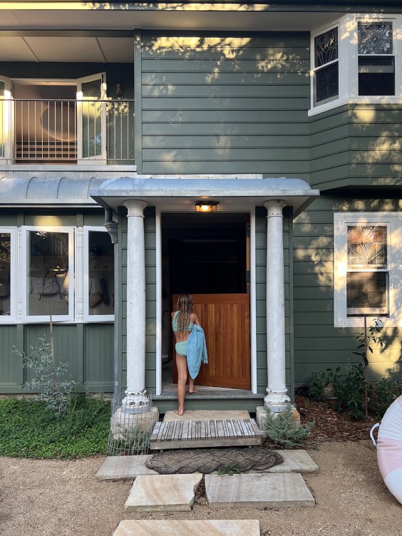 Inside Sibella Court’s Australian Beach House After a 2 Year Long ...