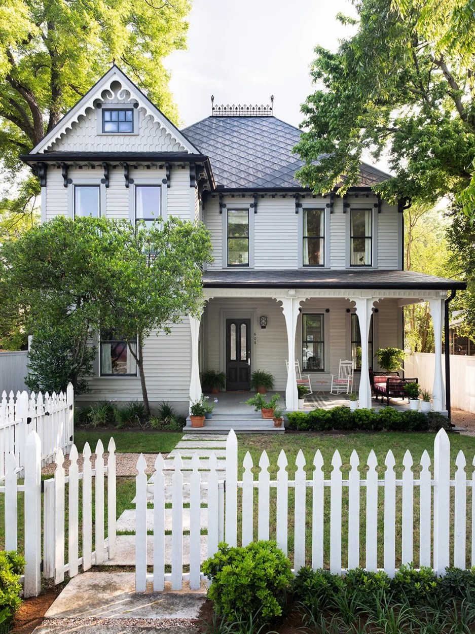This Is the Most Popular Exterior Trim Color Right Now