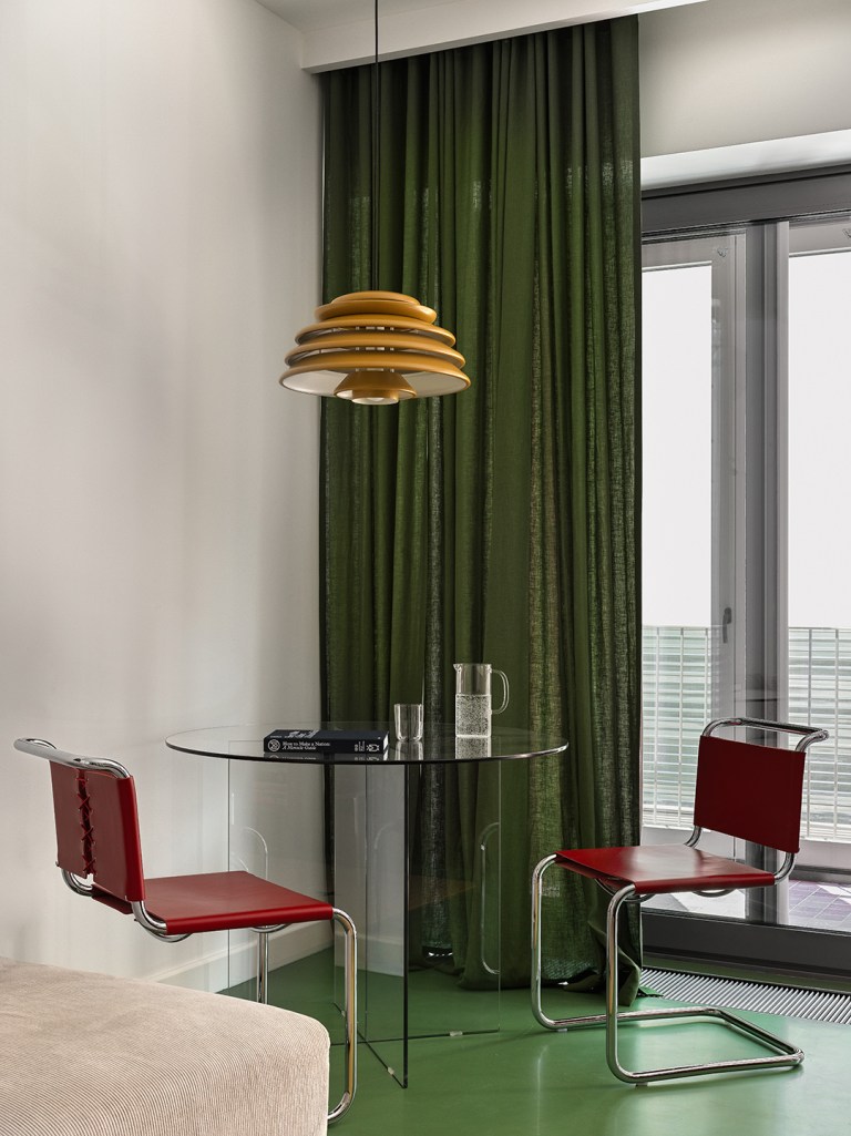 This 420 Square Foot Apartment Has the Most Clever Layout