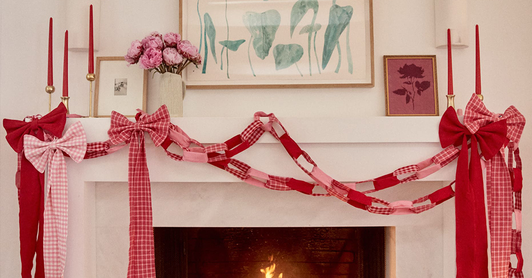 Christmas Garland Bows Are Selling Out Fast—Here Are 5 You Can Still Buy