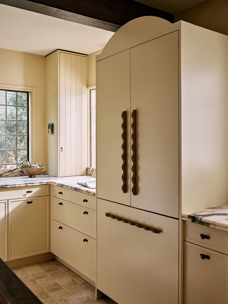 6 Kitchens That Prove Paneling Your Fridge Is Worth the Splurge