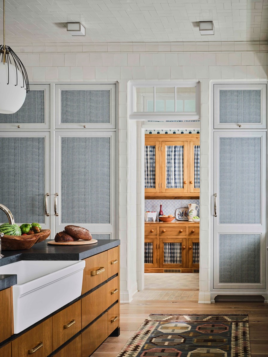 6 Kitchens That Prove Paneling Your Fridge Is Worth the Splurge