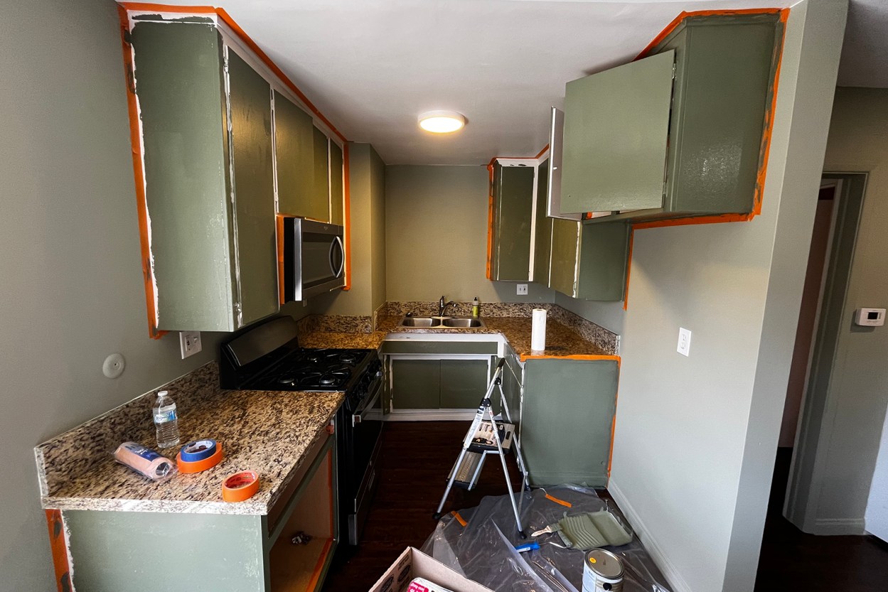 The Butcher Block Counters in This Rental Kitchen Are—Drumroll!—Contact ...