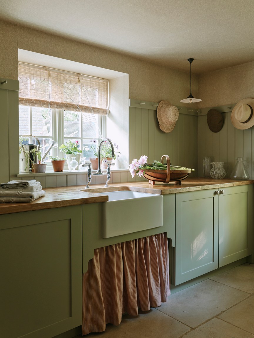Inside an English Countryside Cottage Designed by Studio Squire