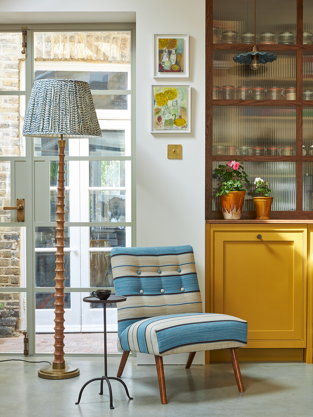 Why Your Kitchen Needs a Cozy Seating Corner ASAP