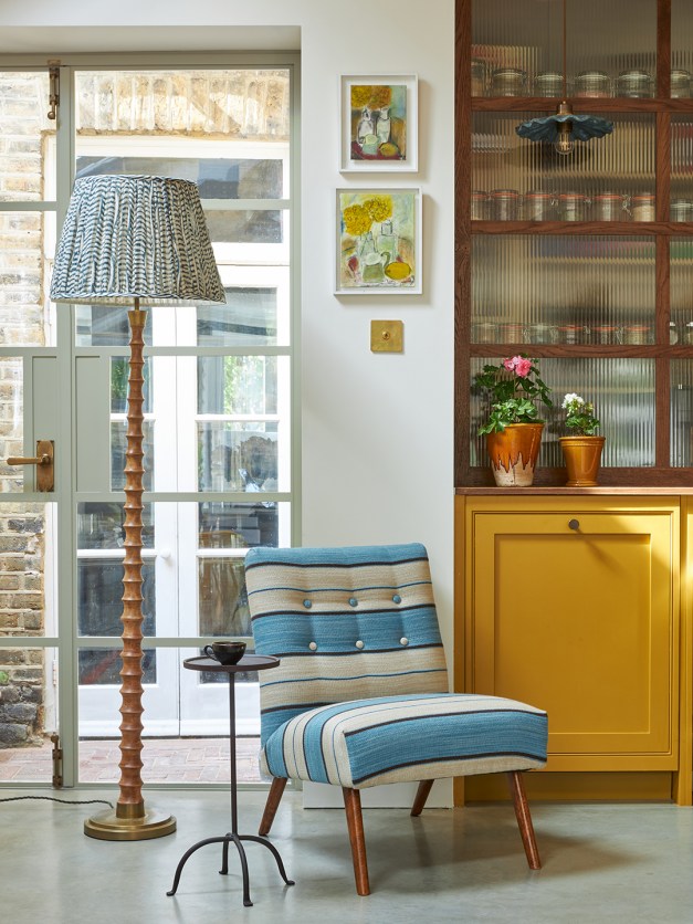 Why Your Kitchen Needs a Cozy Seating Corner ASAP