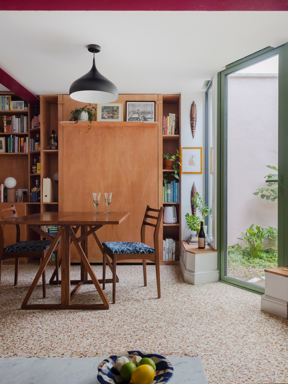 A Murphy Bed So Seamless, It’s in the Dining Room