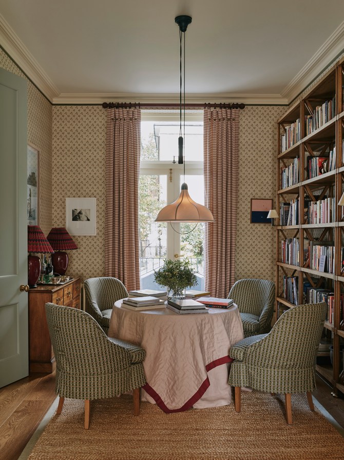 A Wallpaper-Filled Home from the Pages of Salvesen Graham's Debut Book