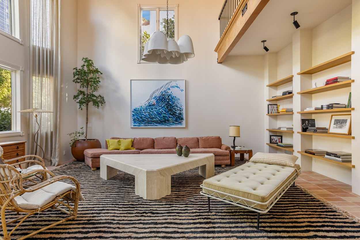 We Got a Full Tour of Kristen Bell’s House in "Nobody Wants This"