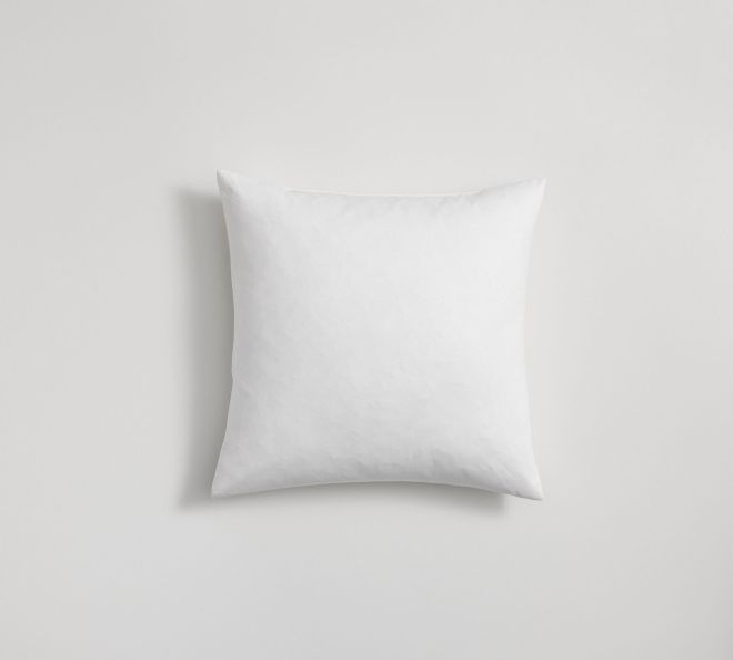 A Designer Shares the Pillow Inserts She Uses on Every Project