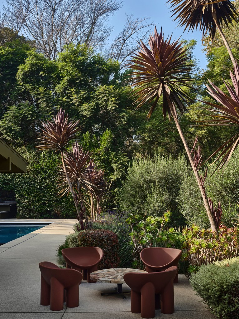 This L.A. Home's Outdoor Shower Rivals the Indoor One