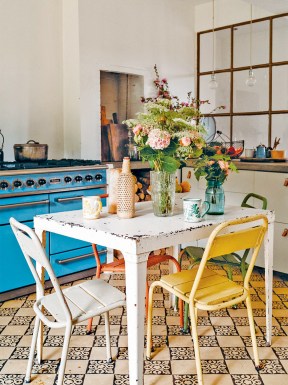 7 Ways to Make Your Home Feel Like a Paris Apartment in 2025 | domino