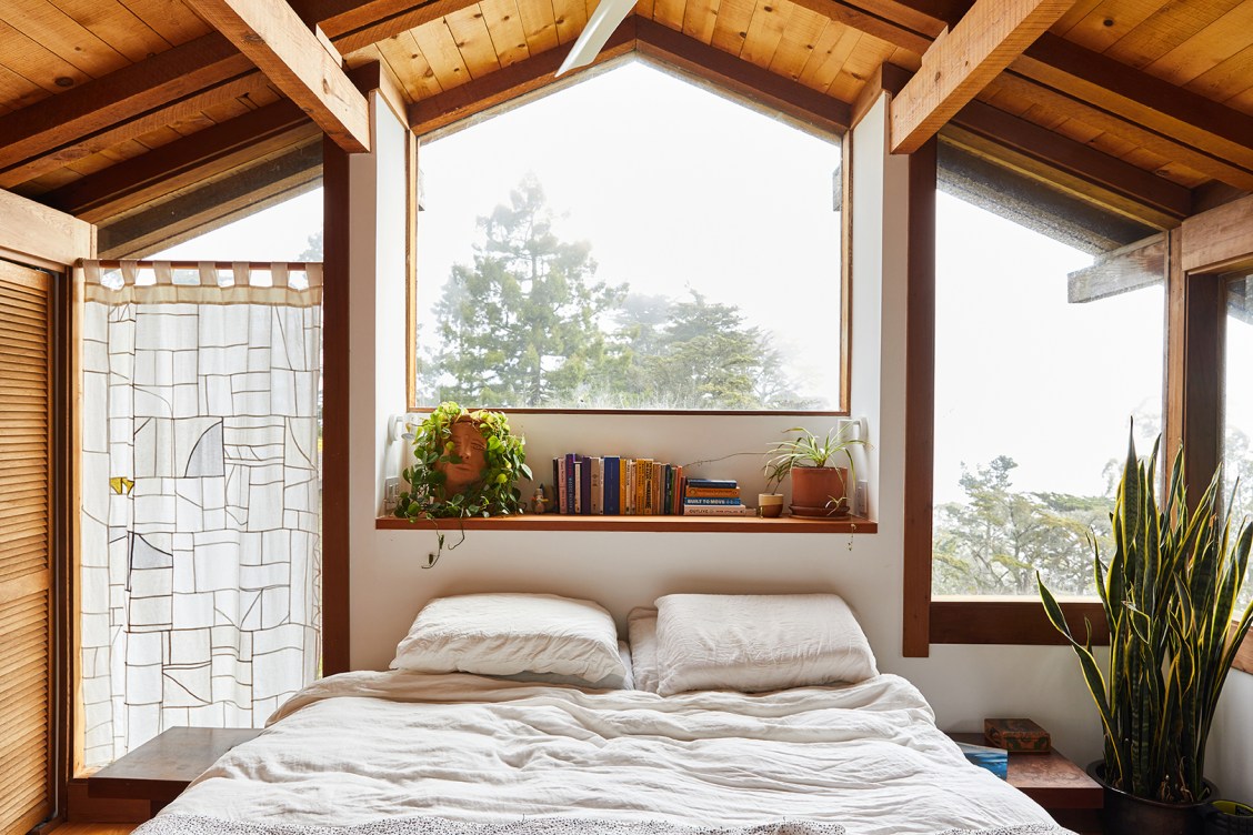 A 1970s Split-Level Nestled Among California's Ancient Redwoods | domino