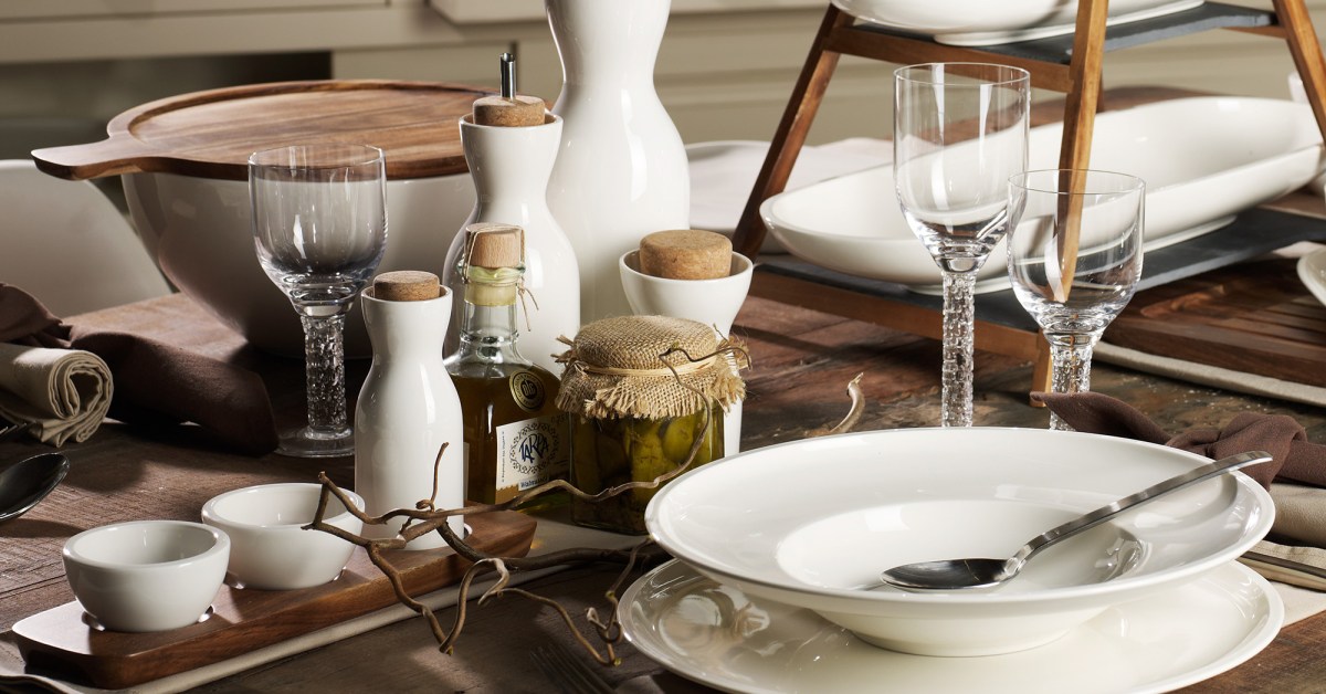 This Euro-Chic Dinnerware Set is 50% Off—And 9 More Black Friday Deals ...