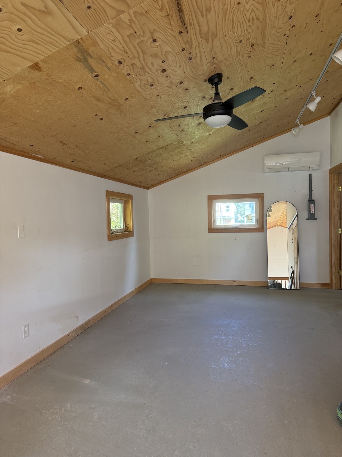 Before & After: 5 Temporary Fixes Transformed This Over-Garage Room ...